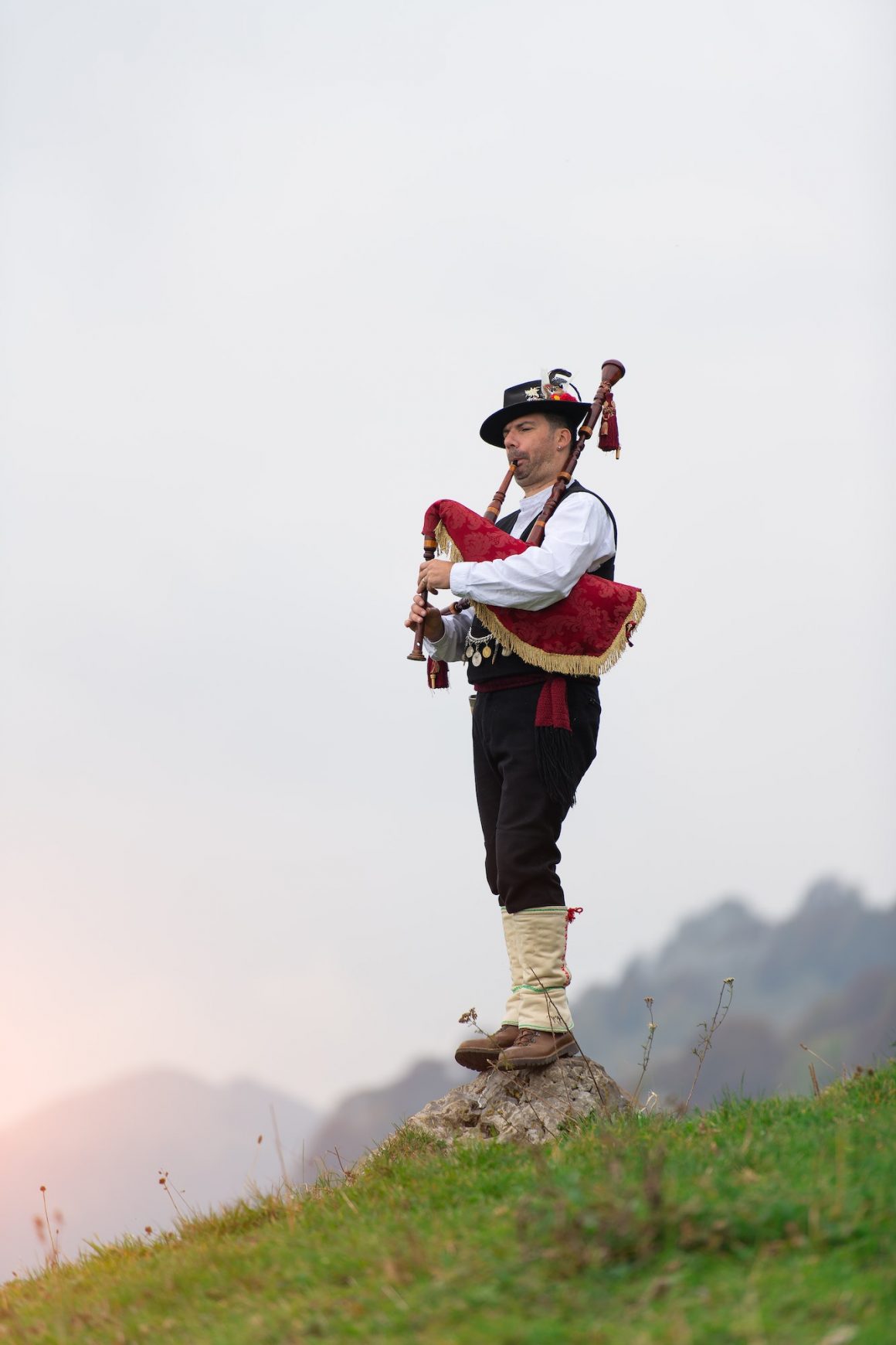 The Zampogna: The Instrument and Sound of the Shepherds - Handmade Sound