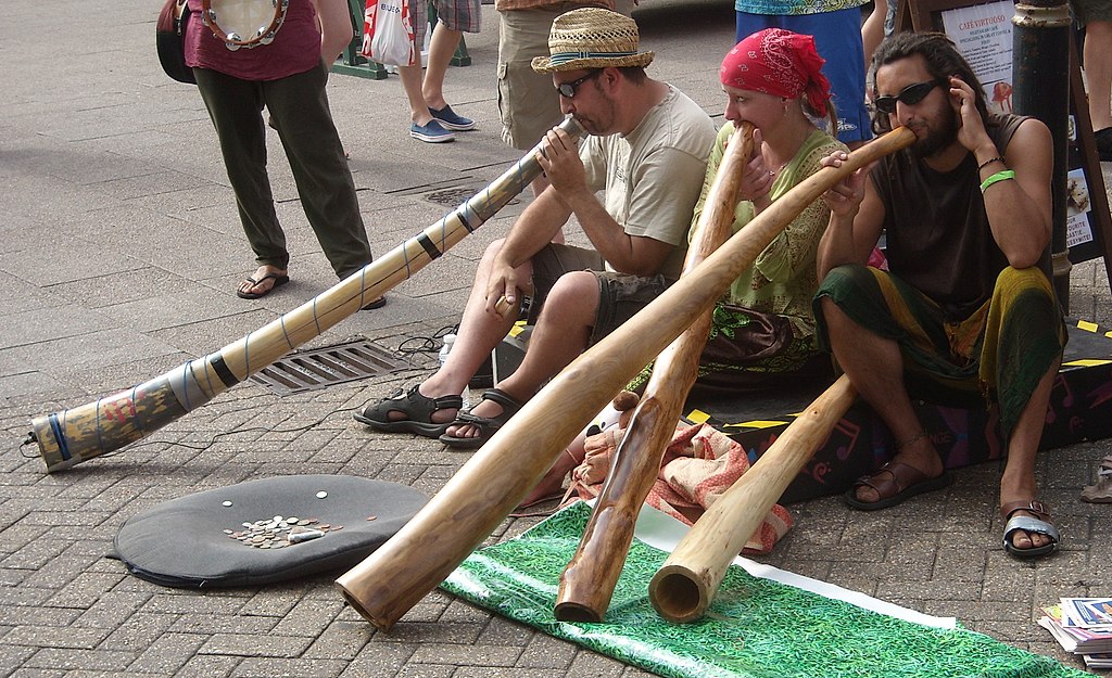 Didgeridoo: History and Sound of Aboriginal Culture - Handmade Sound